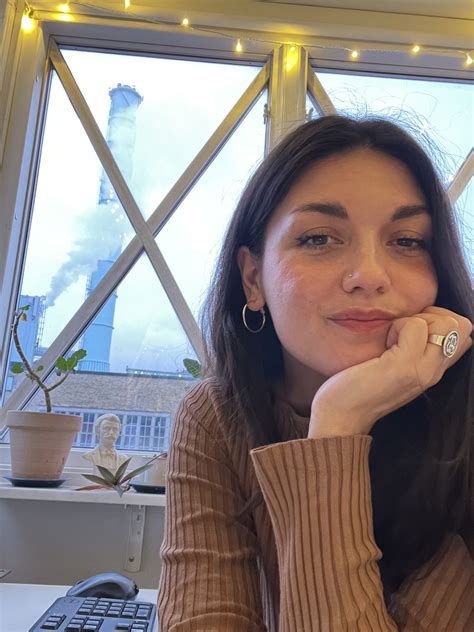 Nika Abiri Översättarsektionen