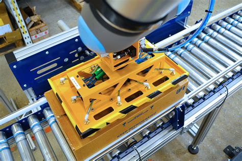 Universal Robots Automatic Palletizer ONExia