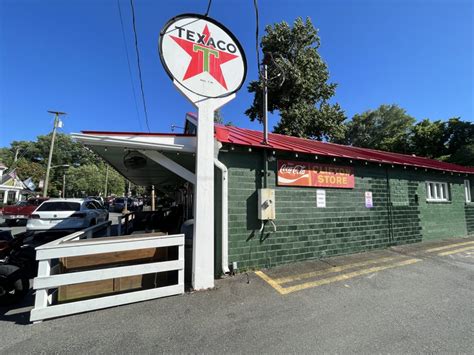 Main Street Pub In Clifton Virginia At Yarns Length