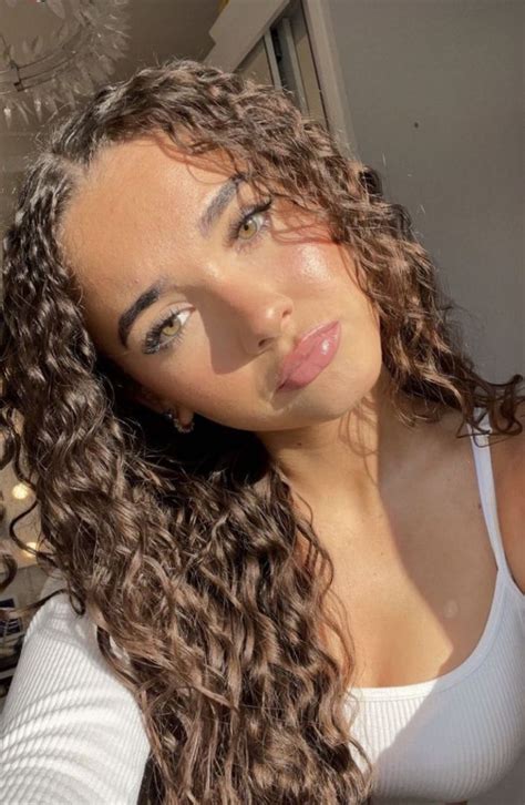 The Best 2023 Haircut And Color Based On Your Zodiac Sign Ecemella