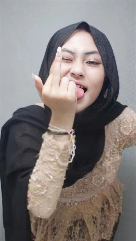 Pesona Gadis Berhijab