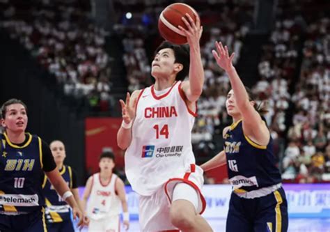‘한국농구 앞으로 20년간 재앙 220cm 18세 센터 장쯔위 성인대표팀 데뷔전서 18점당장 7월 한중전 출전 Osen