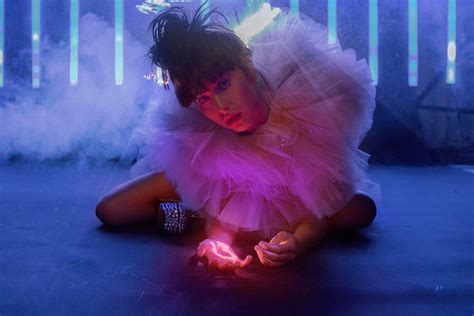 Kimbra Performance