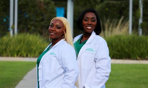 Community Highlights Meet Davanelle Freeman Of Yimi Skin Voyage