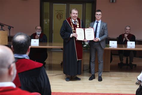 УКИМ ги додели наградите за студенти со најдобар успех во 2021 2022 и наградите „26 Јули“ од