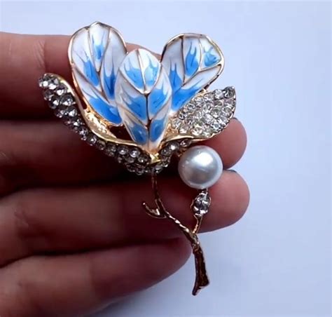 Брошка квітка магнолія — ціна 280 грн у каталозі Брошки Купити аксесуари за доступною ціною на