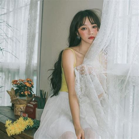 Pin By Chiii On Beauty Ulzzang Girl Flower Girl Dresses Wedding Dresses