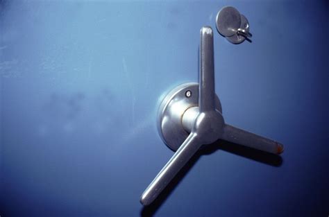 How To Open An Amsec Dial Lock Hunker