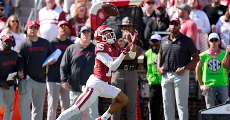 Brenen Thompson Of Oklahoma Texas Signs With Mississippi State