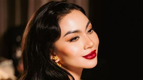 Foto Banyak Yang Pilih Tak Nonton Film Business Proposal Ariel Tatum