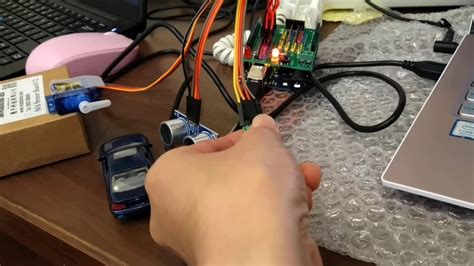 Arduino Uno超聲波感測器 按鍵 馬達 Youtube