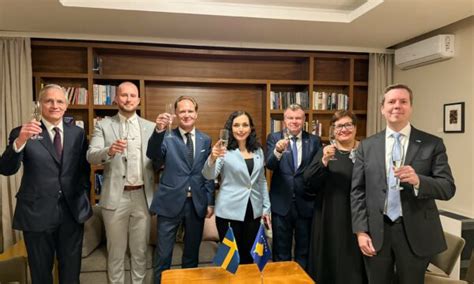Po Festojmë Këtë Ditë Historike Osmani Publikon Fotografi Me Ambasadorët E Suedisë Finlandës
