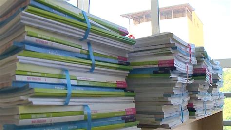 Ministria E Arsimit Do Të Subvencionojë Blerjen E Teksteve Shkollore