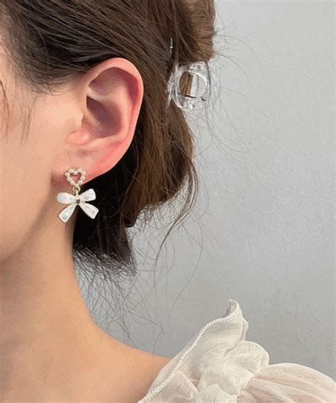 당일발송 925silver 하트 진주 화이트 리본 드롭 귀걸이 에이블리