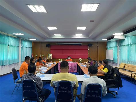 ประชุมพิจารณาการต่อใบอนุญาตสถานประกอบกิจการที่เป็นอันตรายต่อสุขภาพประเภทกิจการเกี่ยวกับการเลี้ยง