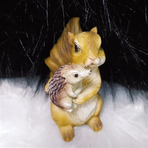 Фігурка декор білка їжачок статуєтка для дома сада — ціна 150 грн у каталозі Статуетки Купити