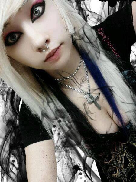 Pin On The Goth Look Can Be Sexy