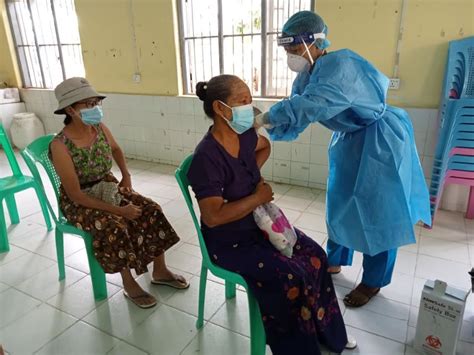 သဲကုန်းမြို့နယ်တွင် ဝန်ထမ်းများနှင့်အသက် ၆၅ နှစ်အထက် သက်ကြီးရွယ်အိုများအား ဒုတိယအကြိမ် ကိုဗစ