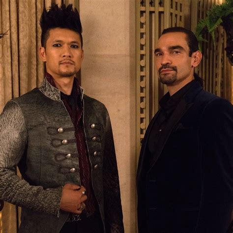 Magnus Bane And Lorenzo Rey Shadowhunters Celebrità