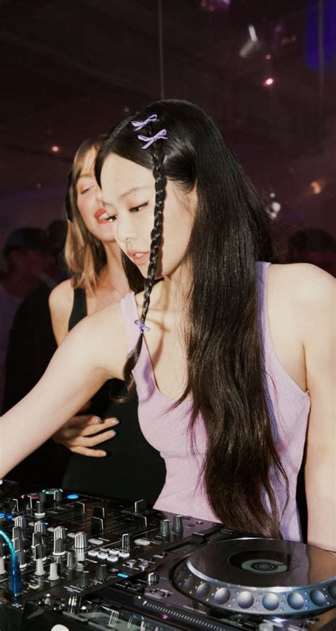 Pin oleh 𝐊 𝐈 𝐓 𝐓 𝐘 di 𝐌𝐘 𝐏𝐎𝐒𝐓𝐒 Selebritas