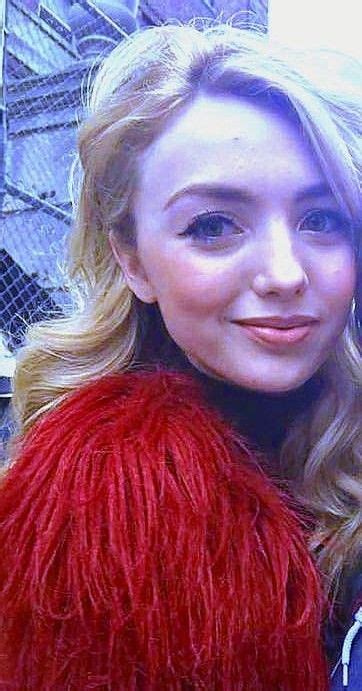 Pin De Catlin Budd En Peyton List