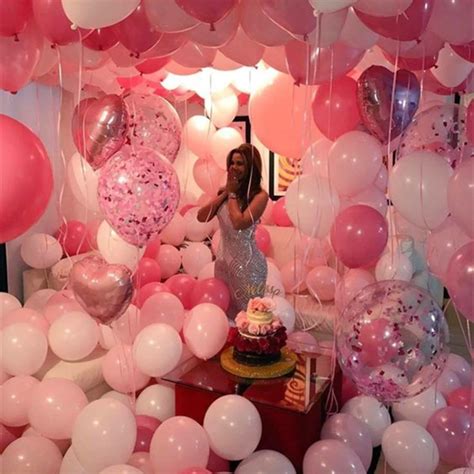 Как украсить комнату гелевыми шарами к празднику