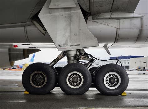 Landing Gear Pics 2017 Boeing 777 300er N2136u C N 62648 At San