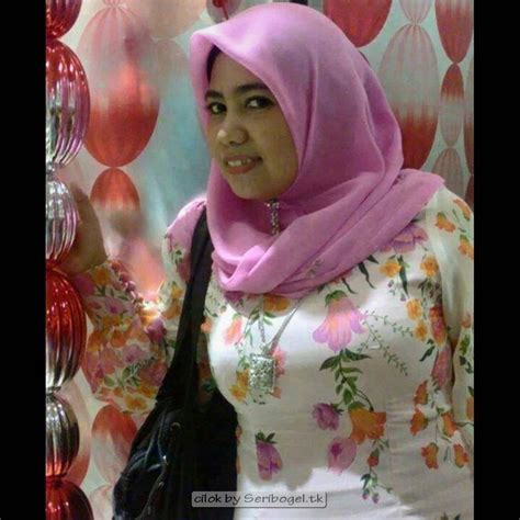 Jilboobs Awek Tetek 142 Jilboobs Awek Bertudung Baju Ketat Tetek