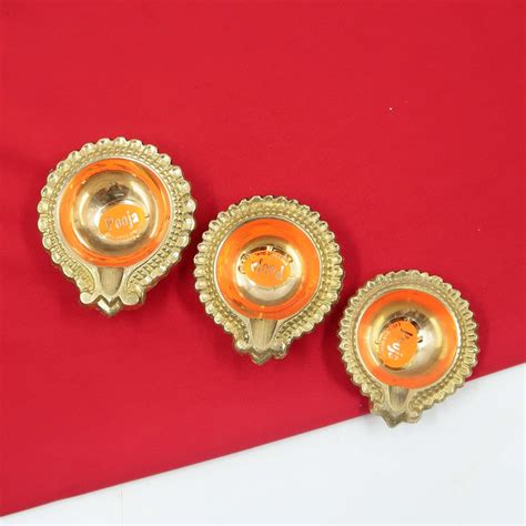 Brass Emboss Villaku Design Emboss Diya Indian Oil Lamp Candle