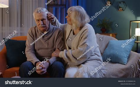 발기부전 19691개가 넘는 로열티 프리 라이선스 대상 스톡 사진 Shutterstock