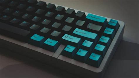 How To Clean Your Keyboard Without Removing Keys Explore