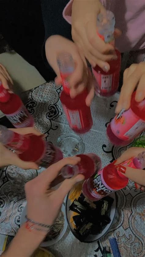 Adl Kullan C N N Sizin Pinleriniz Panosundaki Pin Alkoll I Ecekler K Zlar Gecesi Ark Lar