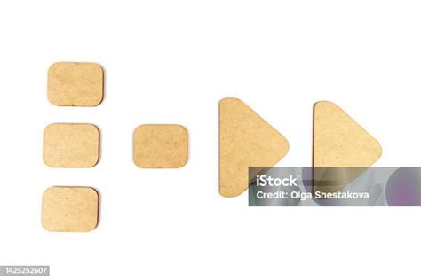 비즈니스 관리 개념의 워크 플로우 차트 흐름도 흰색 배경에 나무 판으로 처리 다이어그램 작업 계획 처리 0명에 대한 스톡 사진