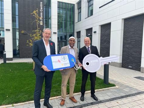 Winchmore School Celebrates The Completion Of New Sixth Form Building