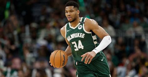 Bucks And Knicks Engaged In Trade Talks For Giannis Antetokounmpo