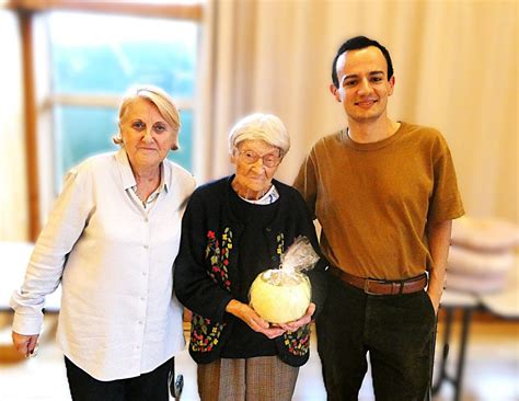 Montanay À 100 Ans Irène Beroud Blanc Participe Au Tournoi Des