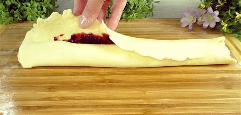 Я просто готовлю из замороженных ягод начинку и заворачиваю её в тесто Простой рецепт творожной