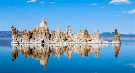 Mono Lake Castelli Di Tufo In Un Paesaggio Lunare