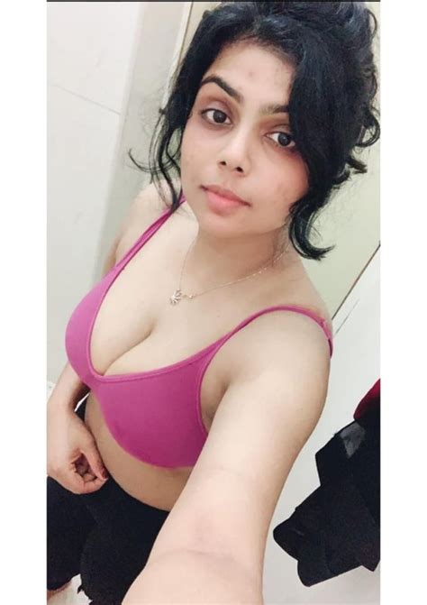 Extremely Beautiful Gf Showing Hot Boobs For Lover Videos Pics Desi Xxx Full Movies Masaladesi