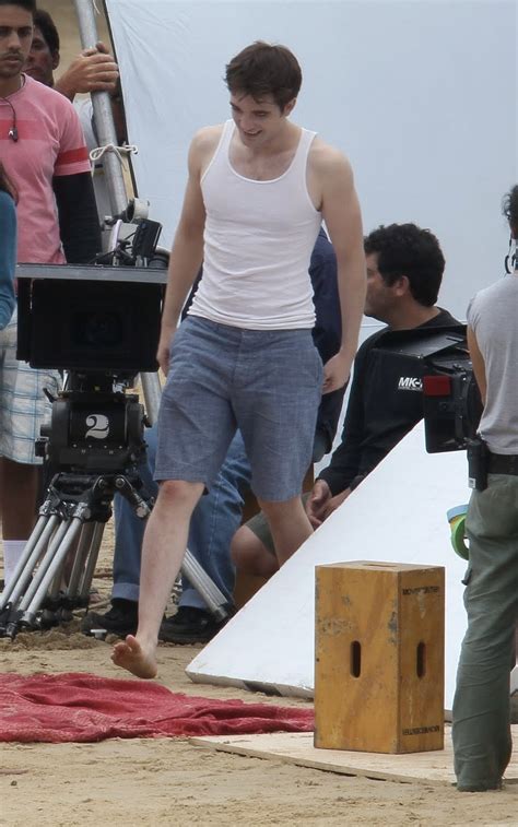 Toes Robert Pattinson Robert Pattinson And Jennifer Lawrence Play A