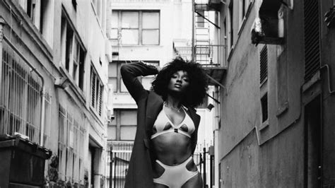 7 Hot Sexy Khadija Shari Bikini Pics