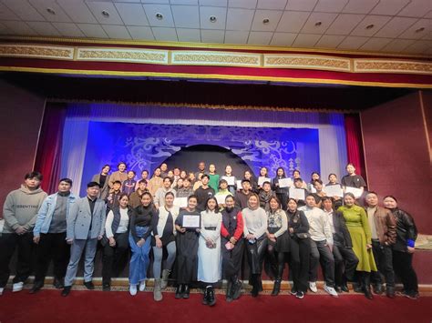 Баянхонгор аймгийн Тэмүжин театрын албан ёсны пэйж хуудас Added A New Баянхонгор аймгийн