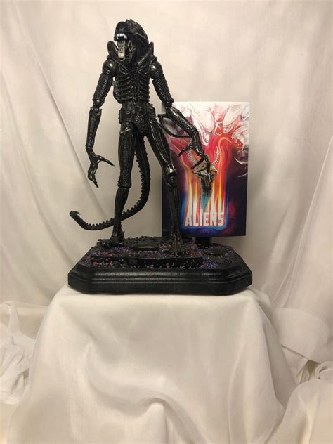 Aliens Xenomorph Statue Mr X Comics