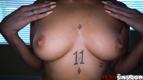 Mia Keys Gets Massaged And Jizzed On By Bruno Dickemz