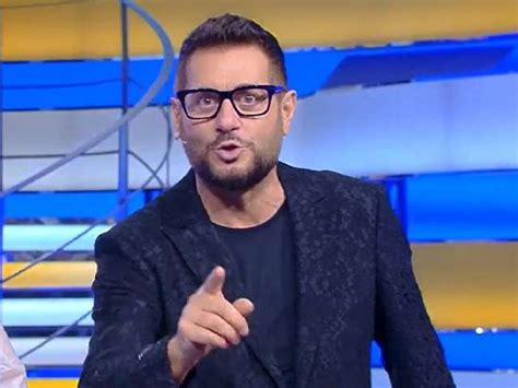 Il Duro Sfogo Di Enrico Papi Avete Rotto I Coni