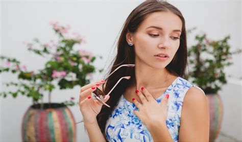 How To Style Statement Earrings Tips And Tricks Newear