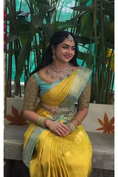 கோலாகலமாக நடக்கும் விஜயகுமார் பேத்தியின் திருமண விழா வைரலாகும்