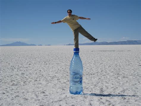 16 Incredible Forced Perspective Examples Tips