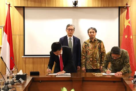 Penandatanganan Agreement Of Implementation Antara Feb Dan Lpem Ui Dengan Shanghai Advanced