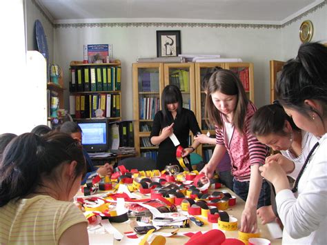 Охид эмэгтэйчүүдийн эсрэг хүчирхийллийг таслан зогсоох хүчирхийллийн гинжийг таслахын төлөө